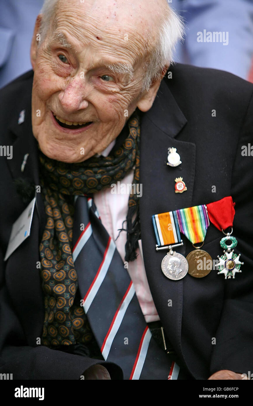 World war one literature hi-res stock photography and images - Alamy