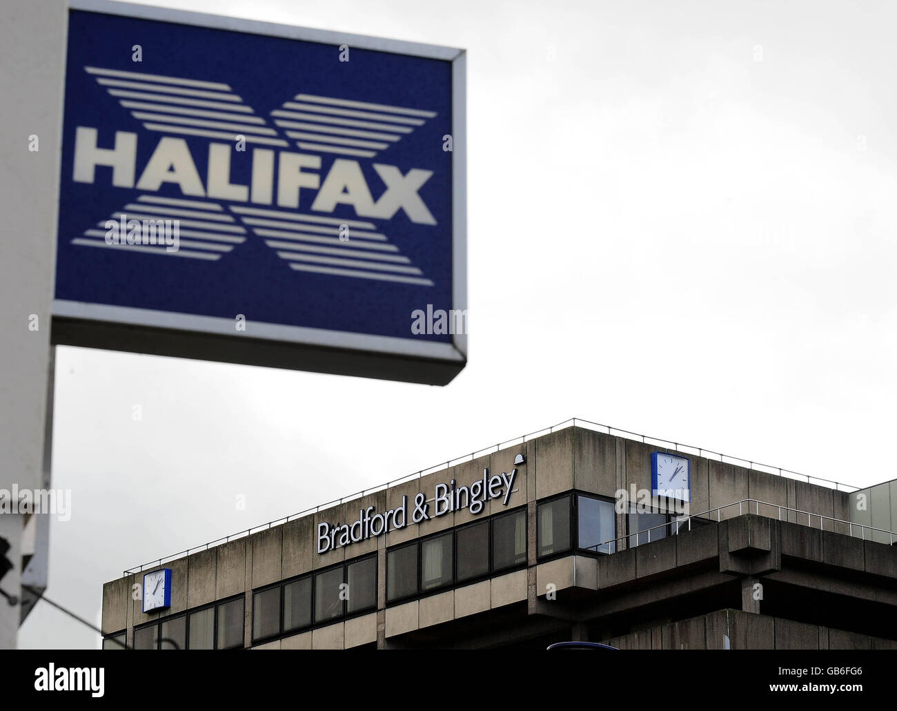 Bingley Town Centre High Resolution Stock Photography and Images - Alamy