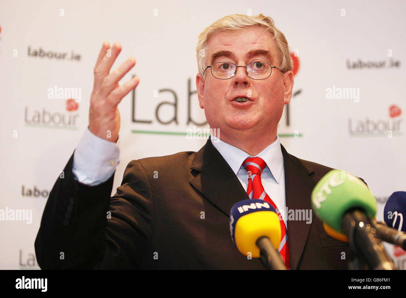 New irish labour party leader hi-res stock photography and images - Alamy