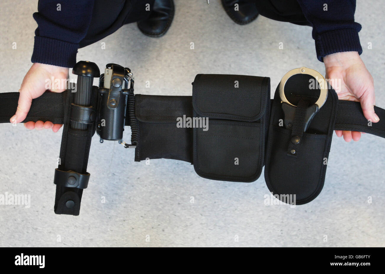 Belt quipment police edinburgh police station hi-res stock photography ...