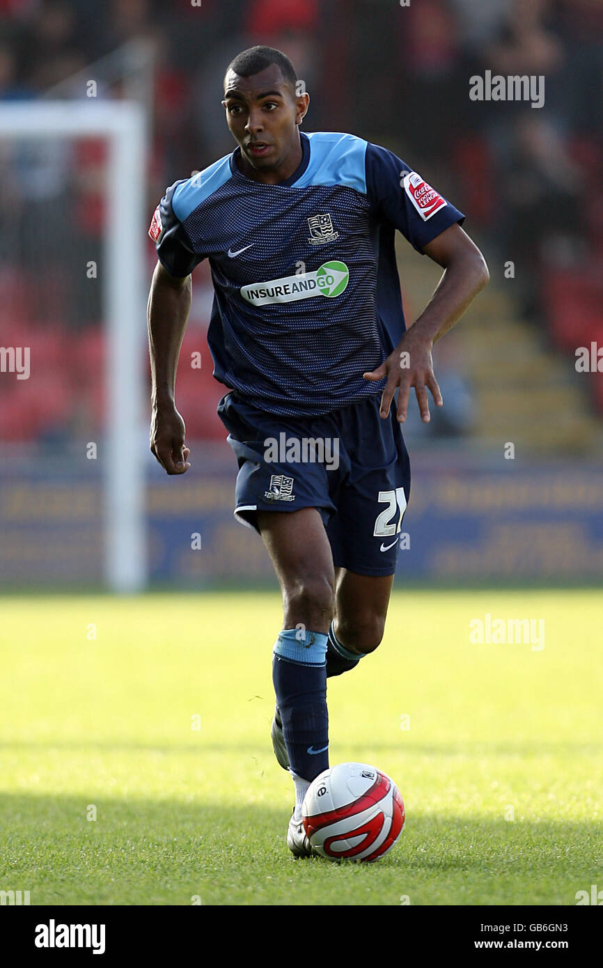 Soccer - Coca-Cola Football League One - Crewe Alexandra v Southend ...