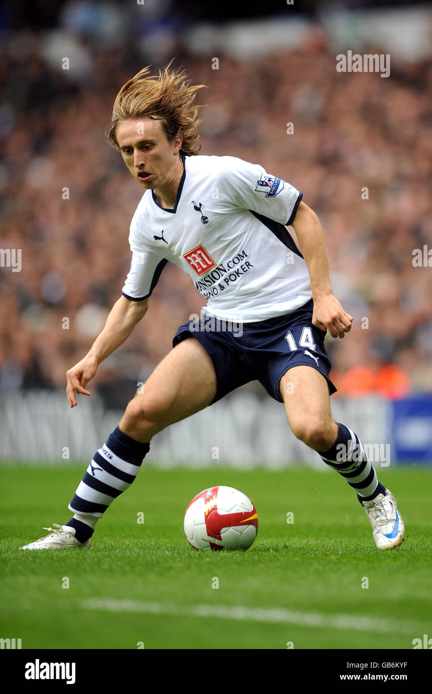 Luka modric tottenham hull hi-res stock photography and images - Alamy