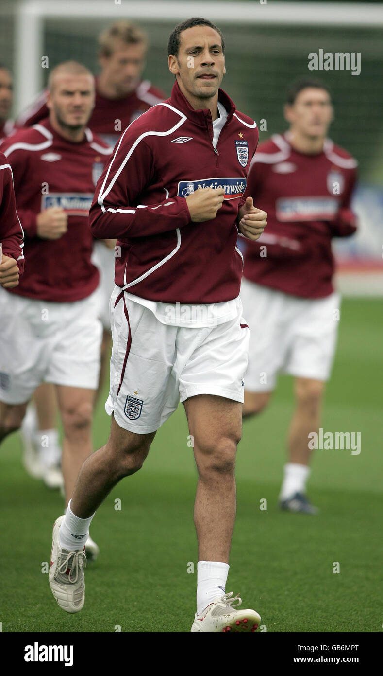 Rio ferdinand training england hi-res stock photography and images - Alamy