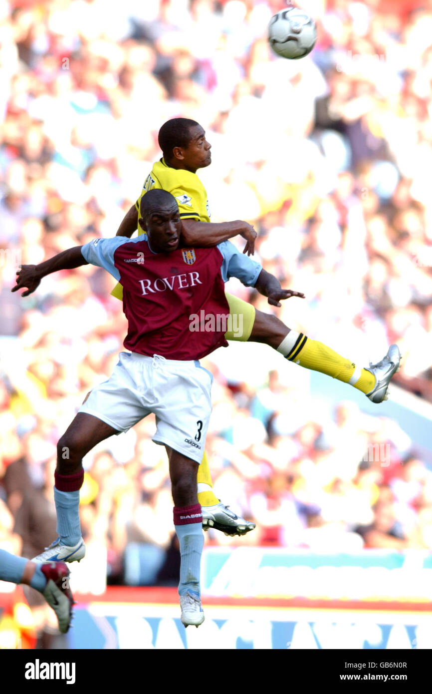 Aston Villa's Jlloyd Samuel (l) and Charlton Athletic's Shaun Bartlett ...