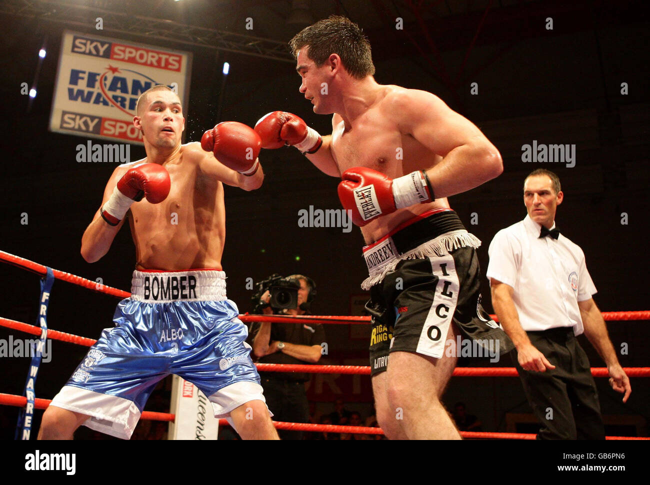 Tony bellew v jevgenijs andrejevs hi-res stock photography and images ...