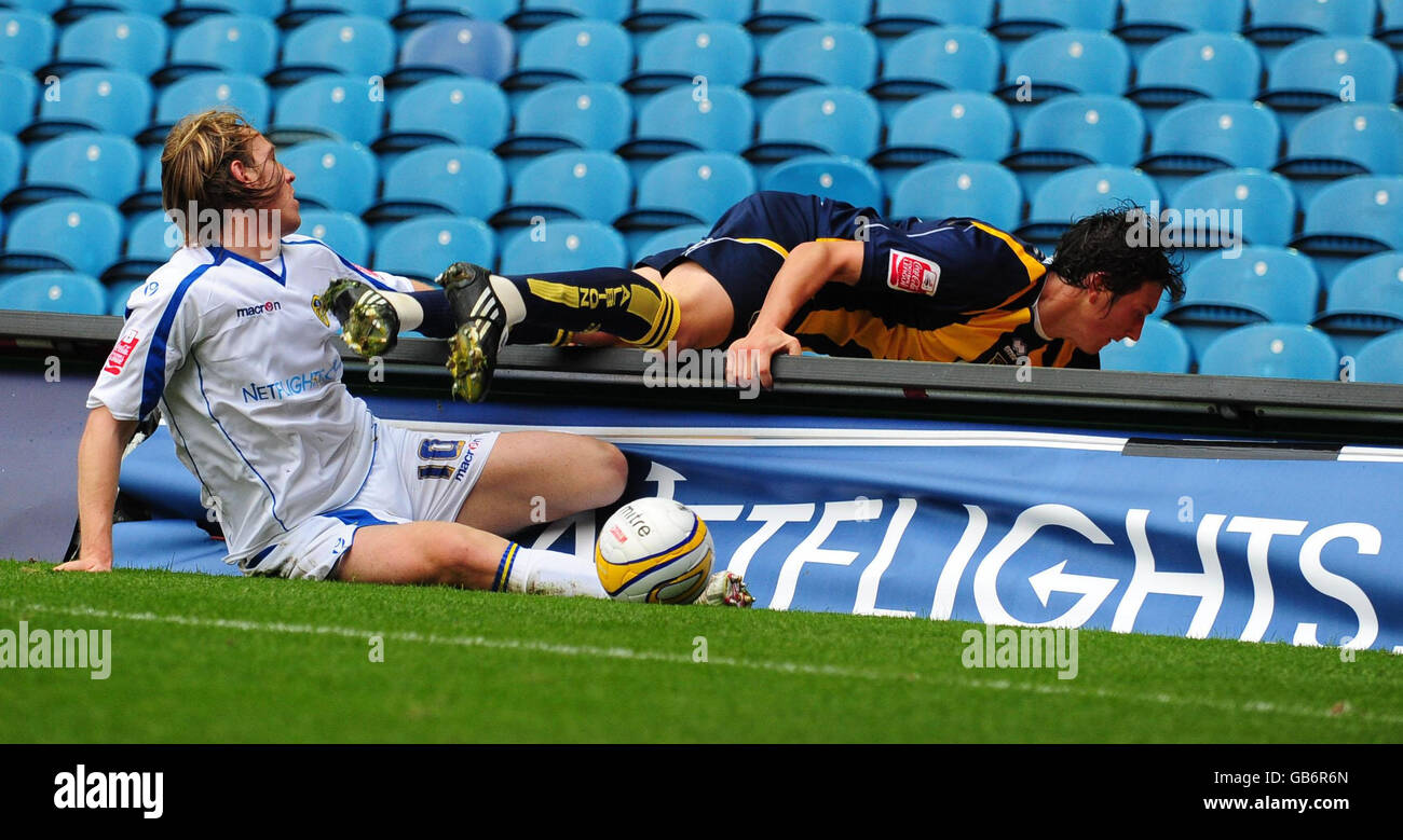 Hoardings football hi-res stock photography and images - Alamy