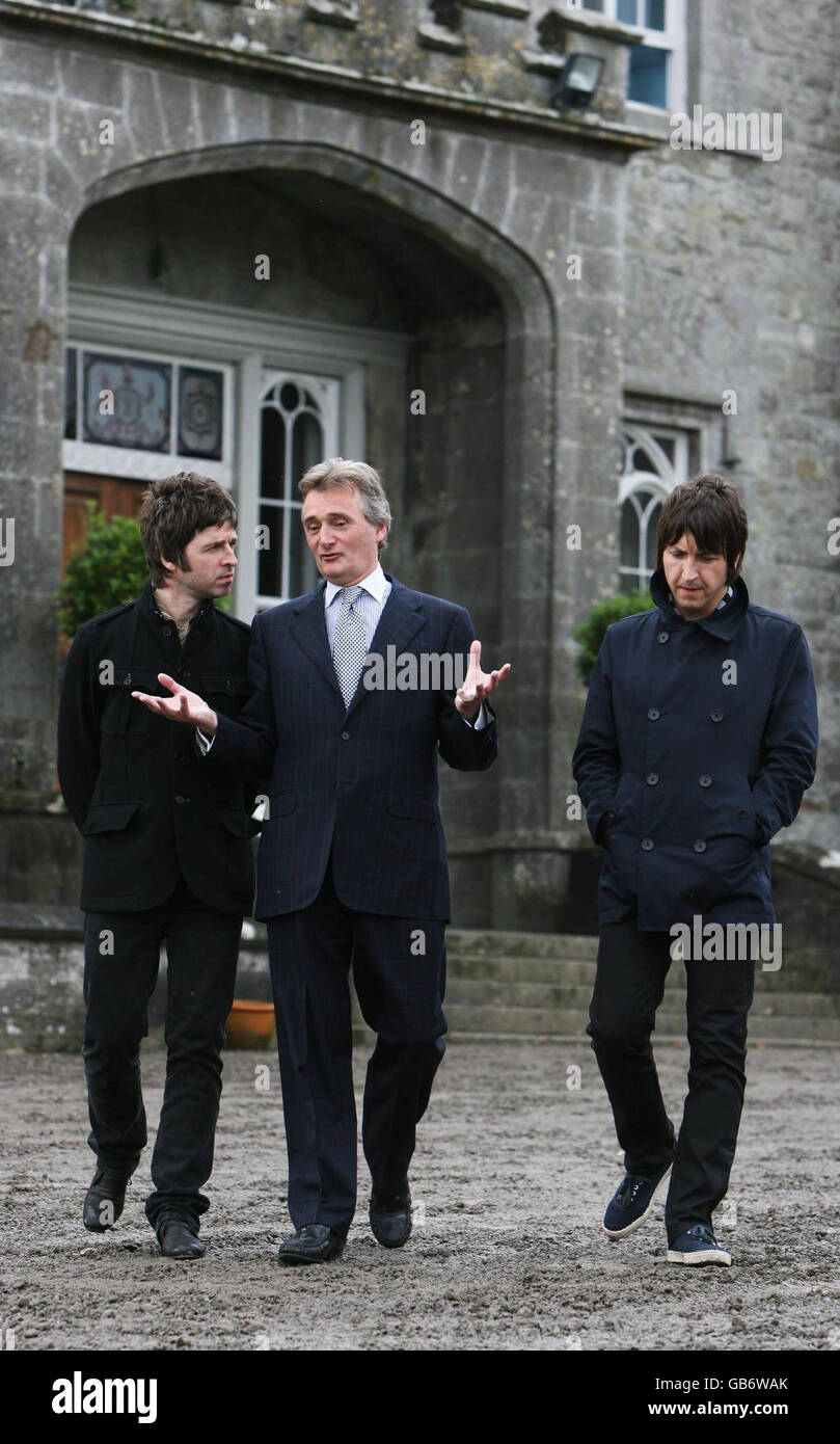 (left to right) Noel Gallagher, Lord Henry Mountcharles and Oasis ...