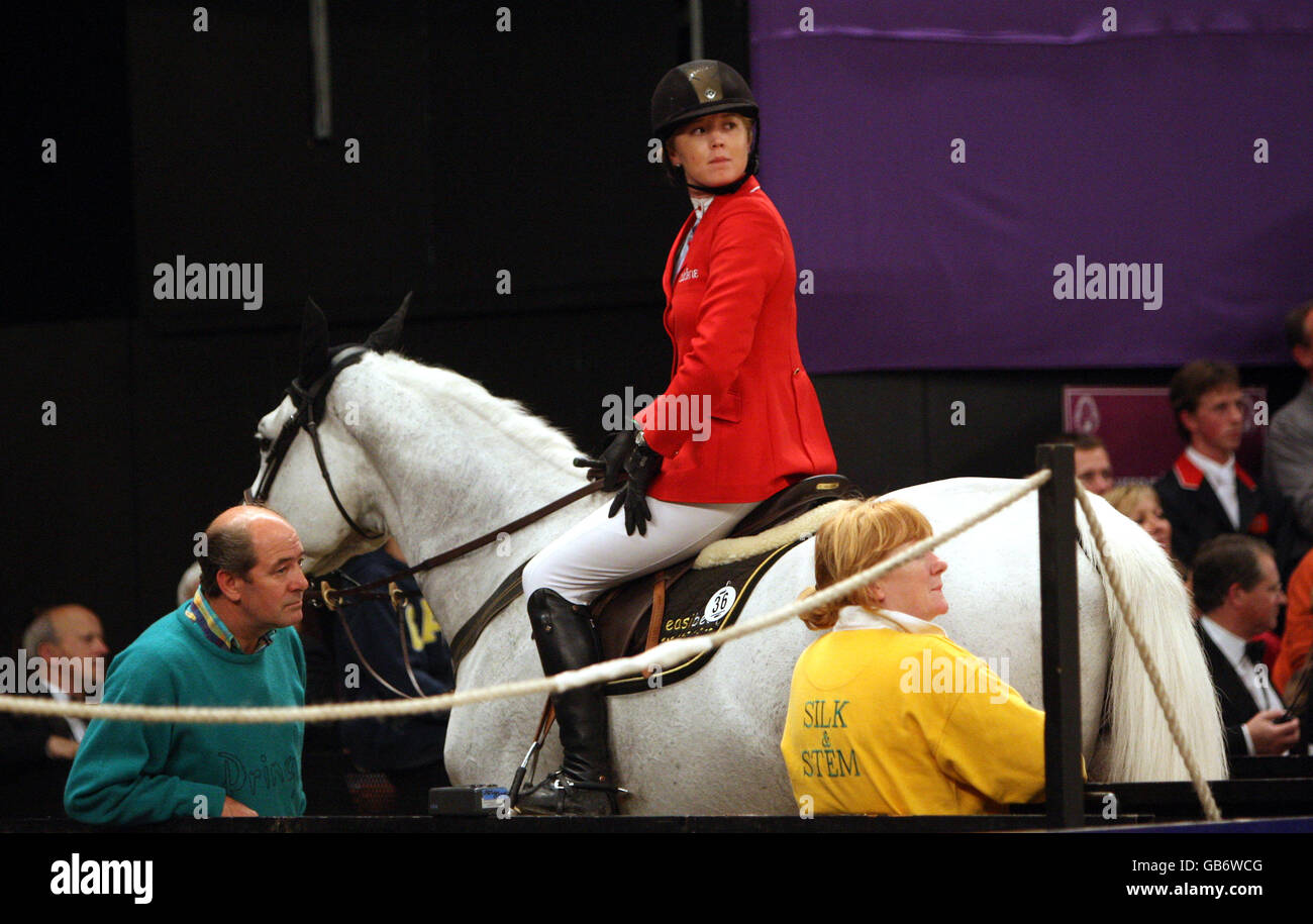 Horse of the year show puissance wall hi-res stock photography and ...