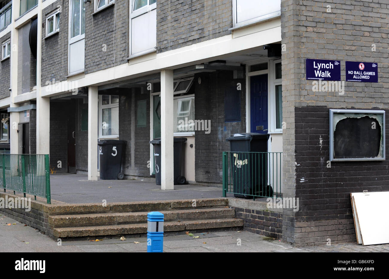 Toddler left home alone in blaze Stock Photo - Alamy
