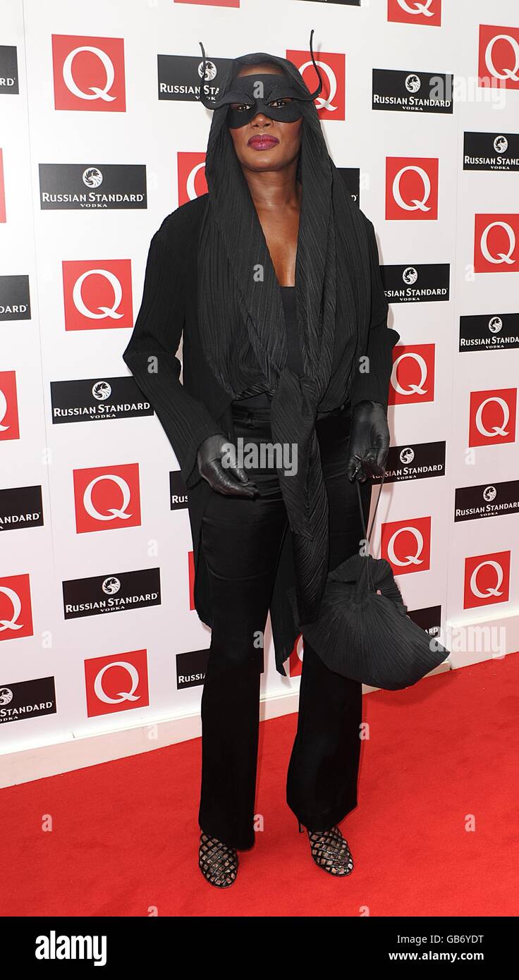 Grace jones arrives at the at grosvenor house hotel hi-res stock ...