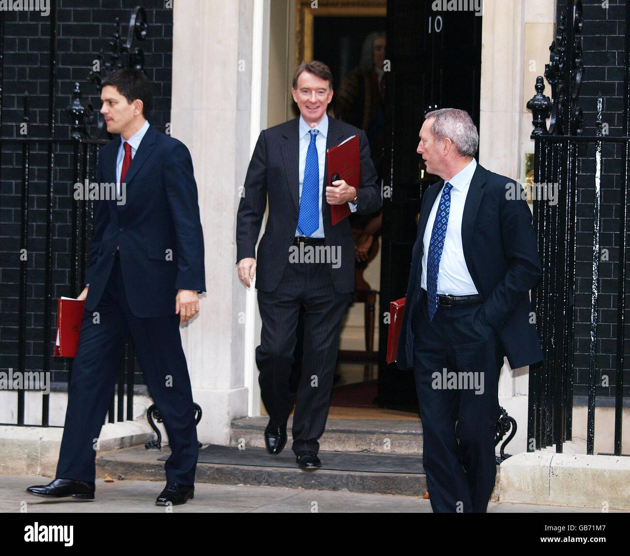 Business secretary lord mandelson leaves 10 downing street cabinet ...