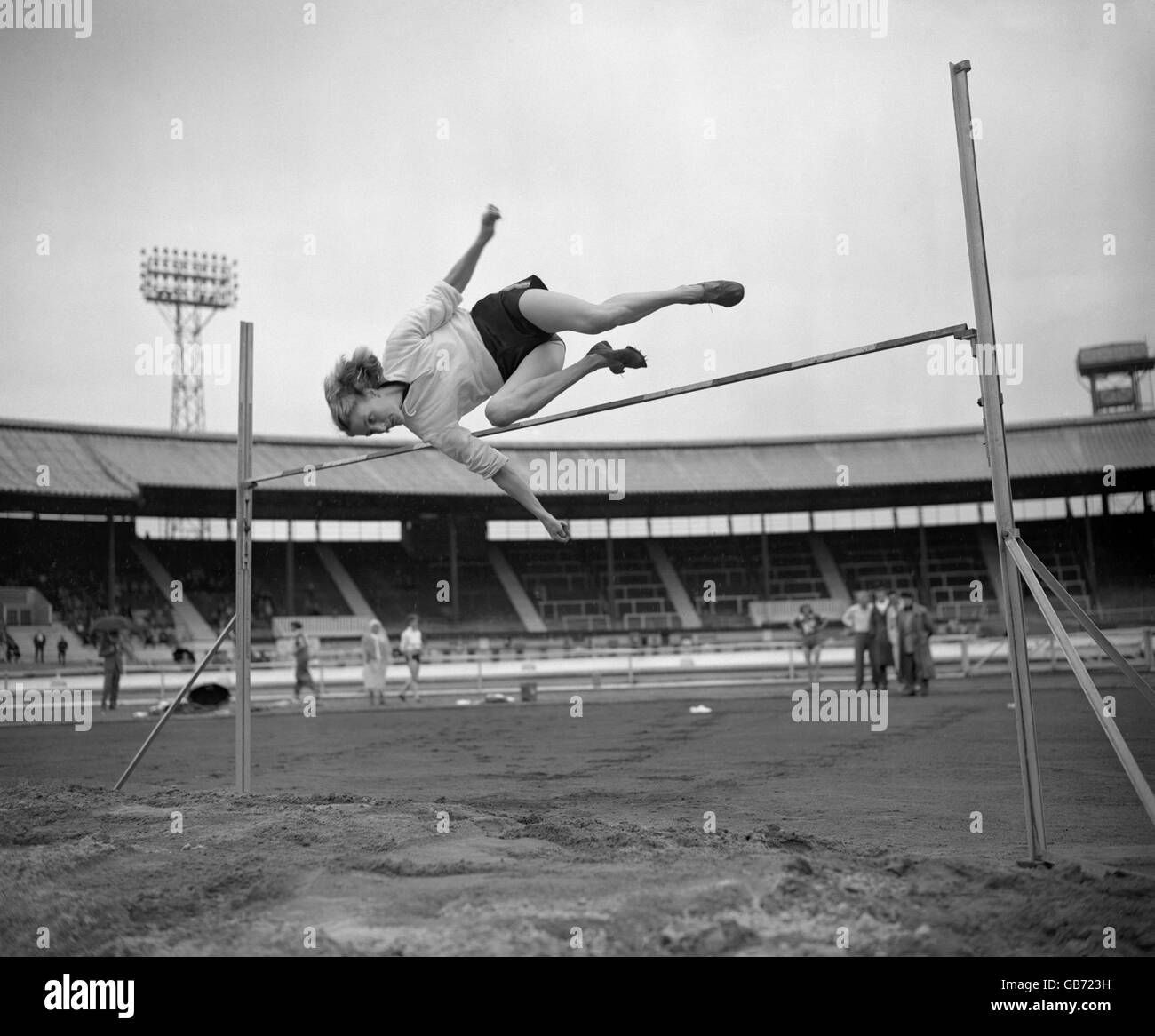 Athletics, High Jump. Dorothy Tyler jumps for Britain at White City ...