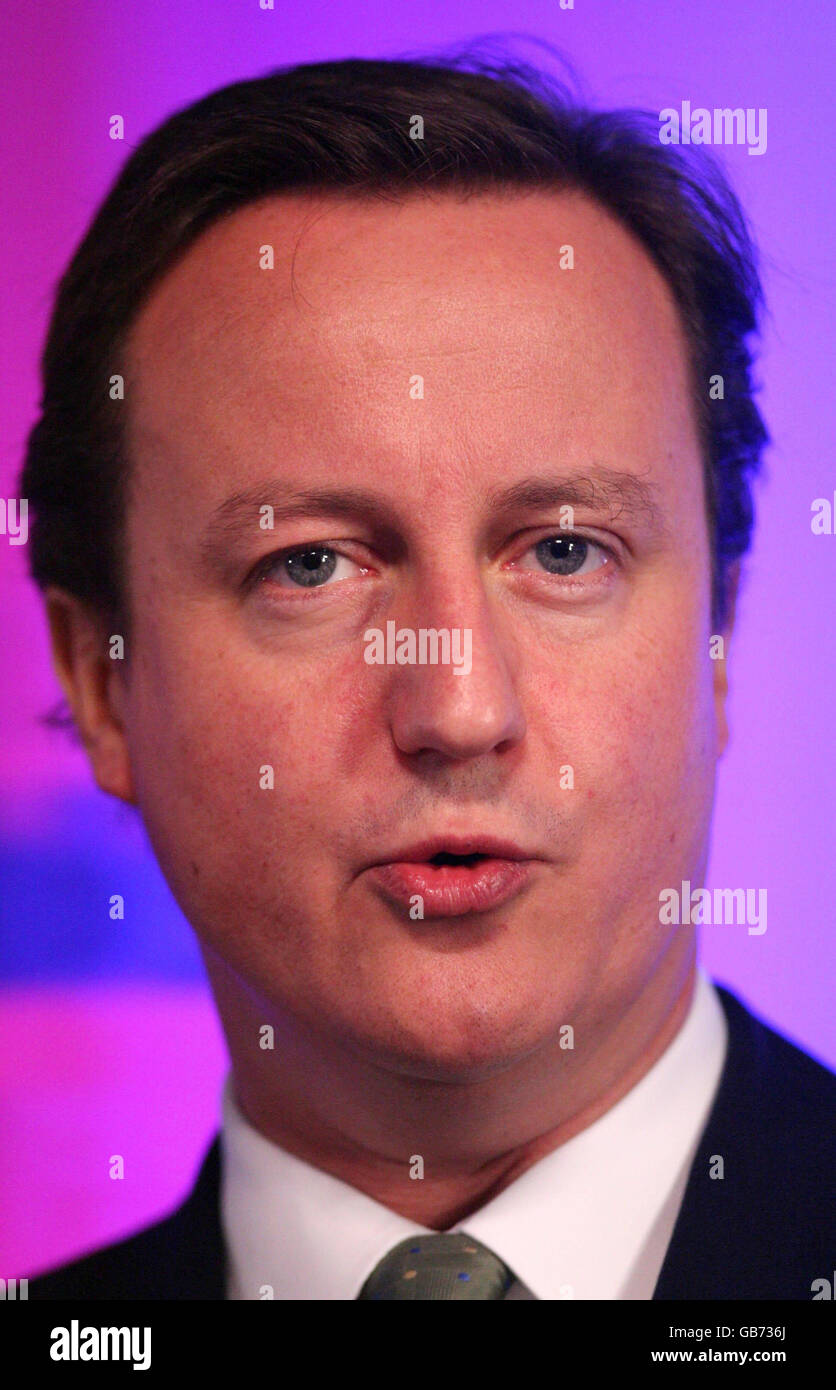 William cash mp hi-res stock photography and images - Alamy