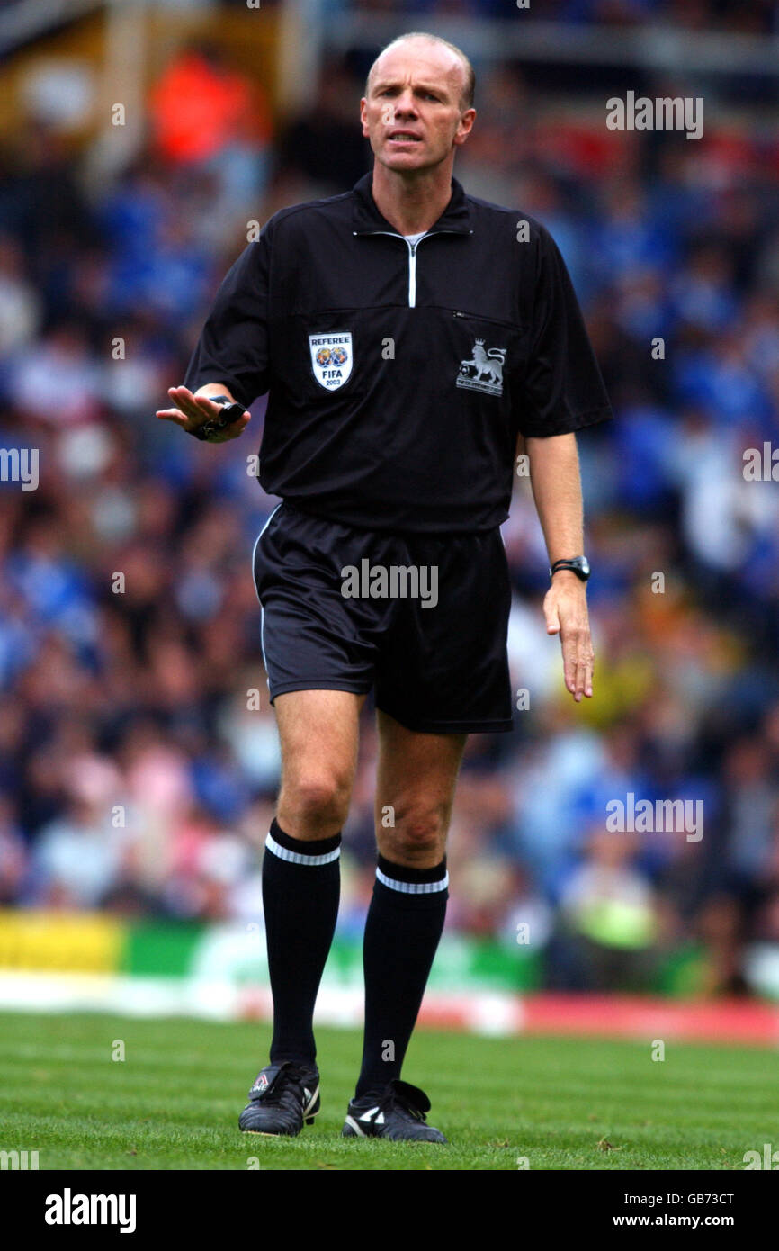 Football referee steve bennett High Resolution Stock Photography and ...