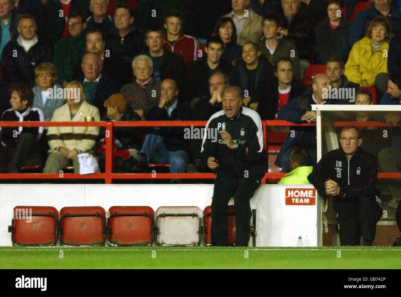 Nottingham forests manager paul hart urges on his team hi-res stock ...