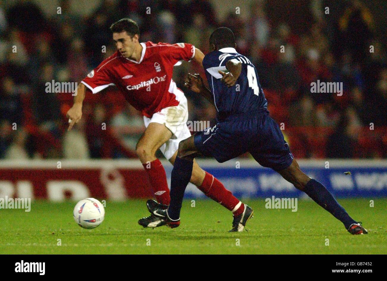 Nottingham Forest's John Thompson and Preston North End's Dickson Etuhu ...