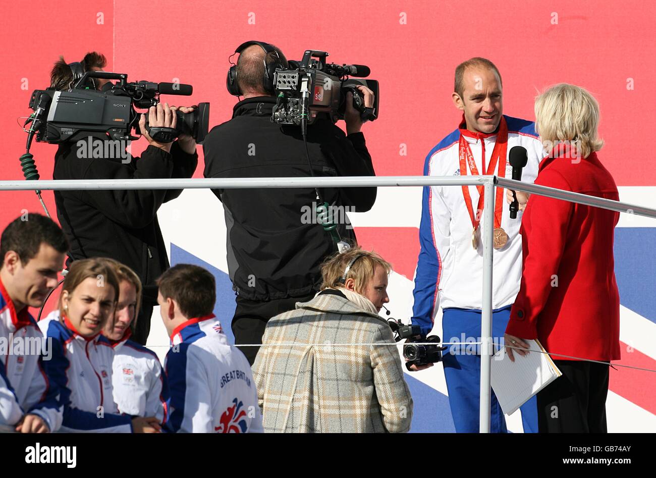 Olympics - Team GB Beijing Homecoming Parade - London. Gold and Silver ...
