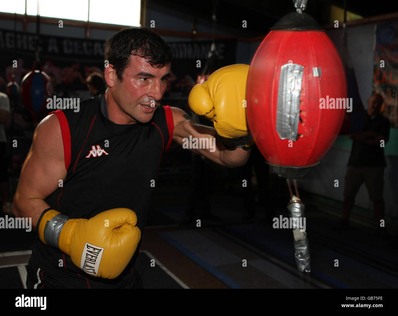 Boxing - Joe Calzaghe Work Out - Enzo Calzaghe Gym. Joe Calzaghe trains ...