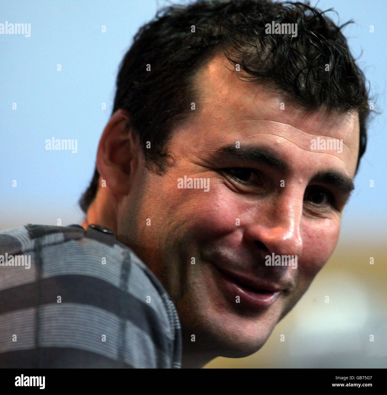 Boxing joe calzaghe work out enzo calzaghe gym hi-res stock photography ...