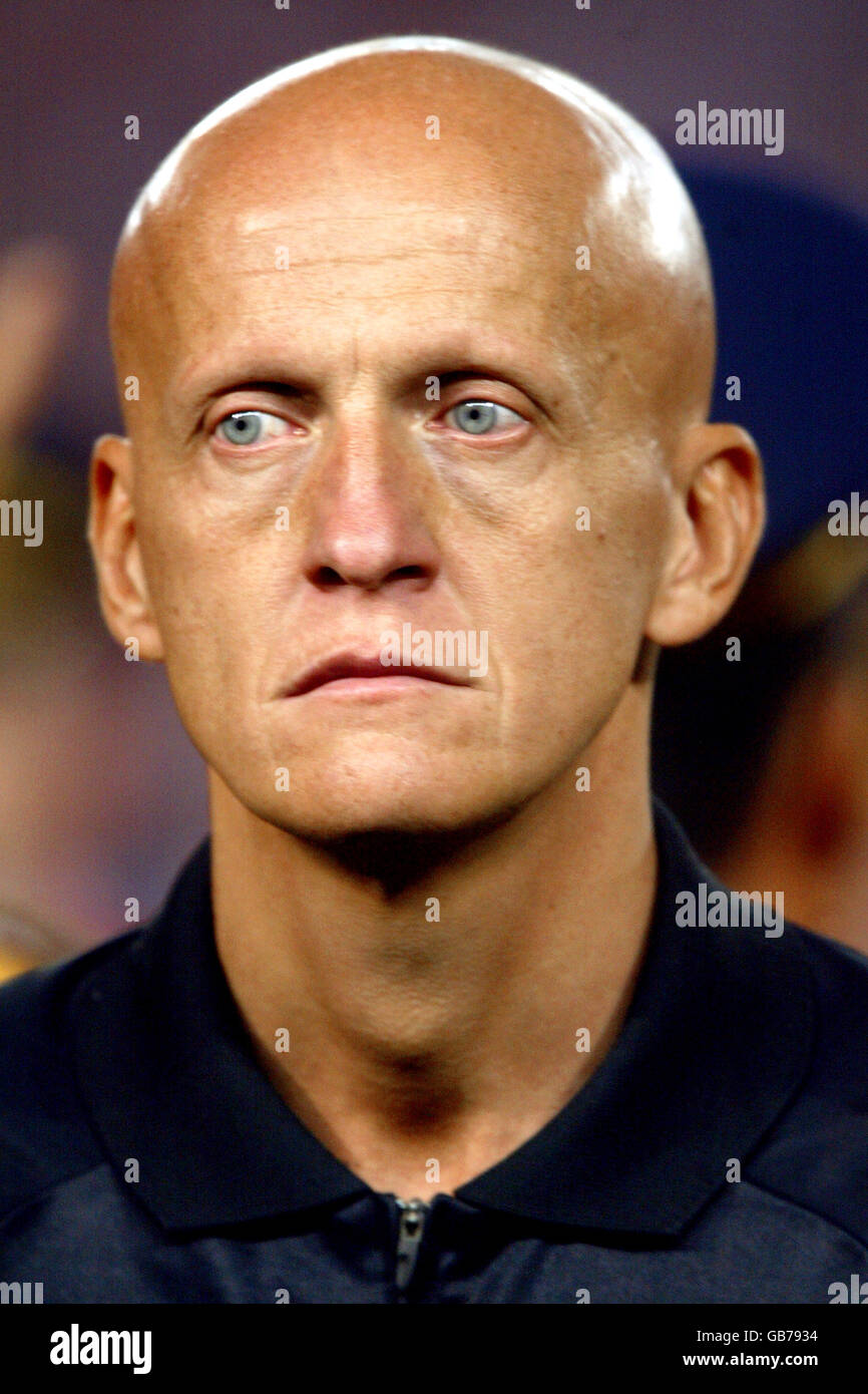 Referee pierluigi collina hi-res stock photography and images - Alamy