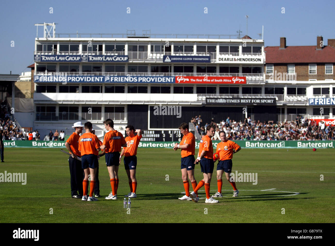 Australian Rules Football - The AMP Oval Bartercard AFL Challenge ...