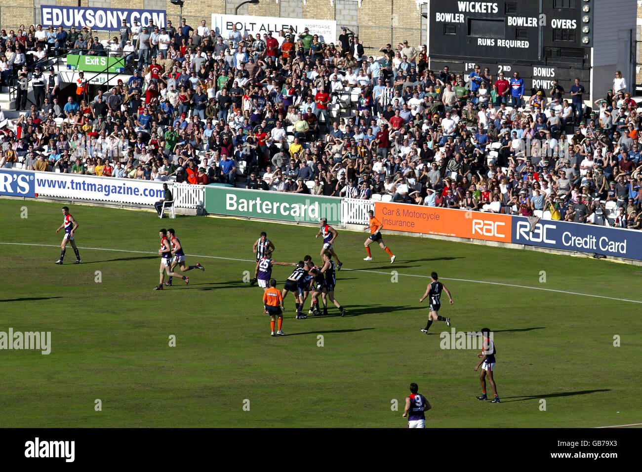 Australian Rules Football - The AMP Oval Bartercard AFL Challenge ...