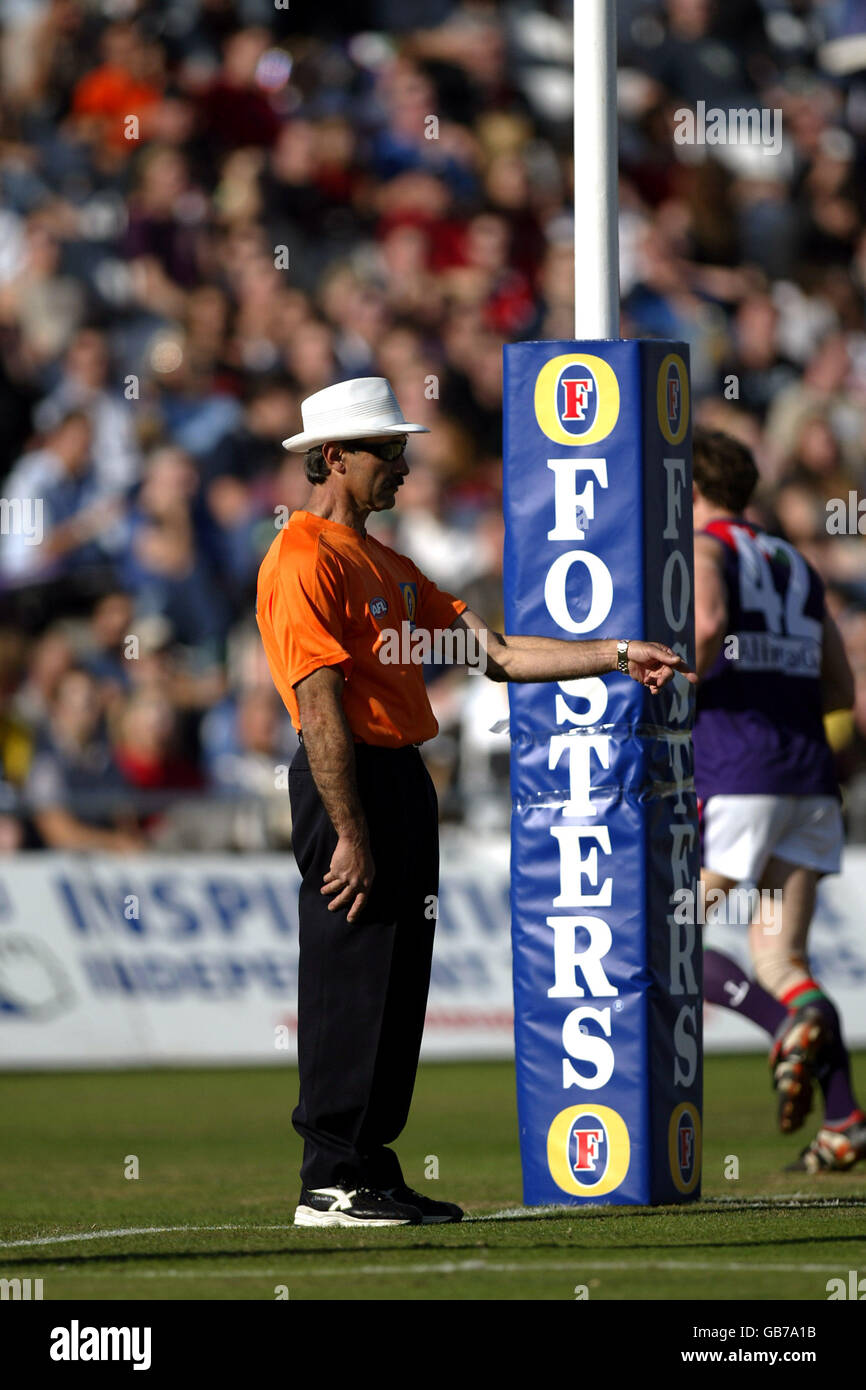 Australian Rules Football - The AMP Oval Bartercard AFL Challenge ...