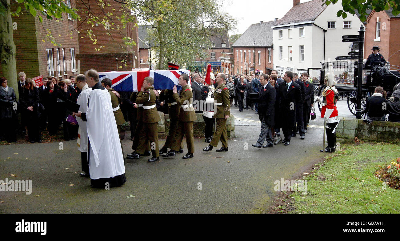 The coffin of trooper james munday hi-res stock photography and images ...