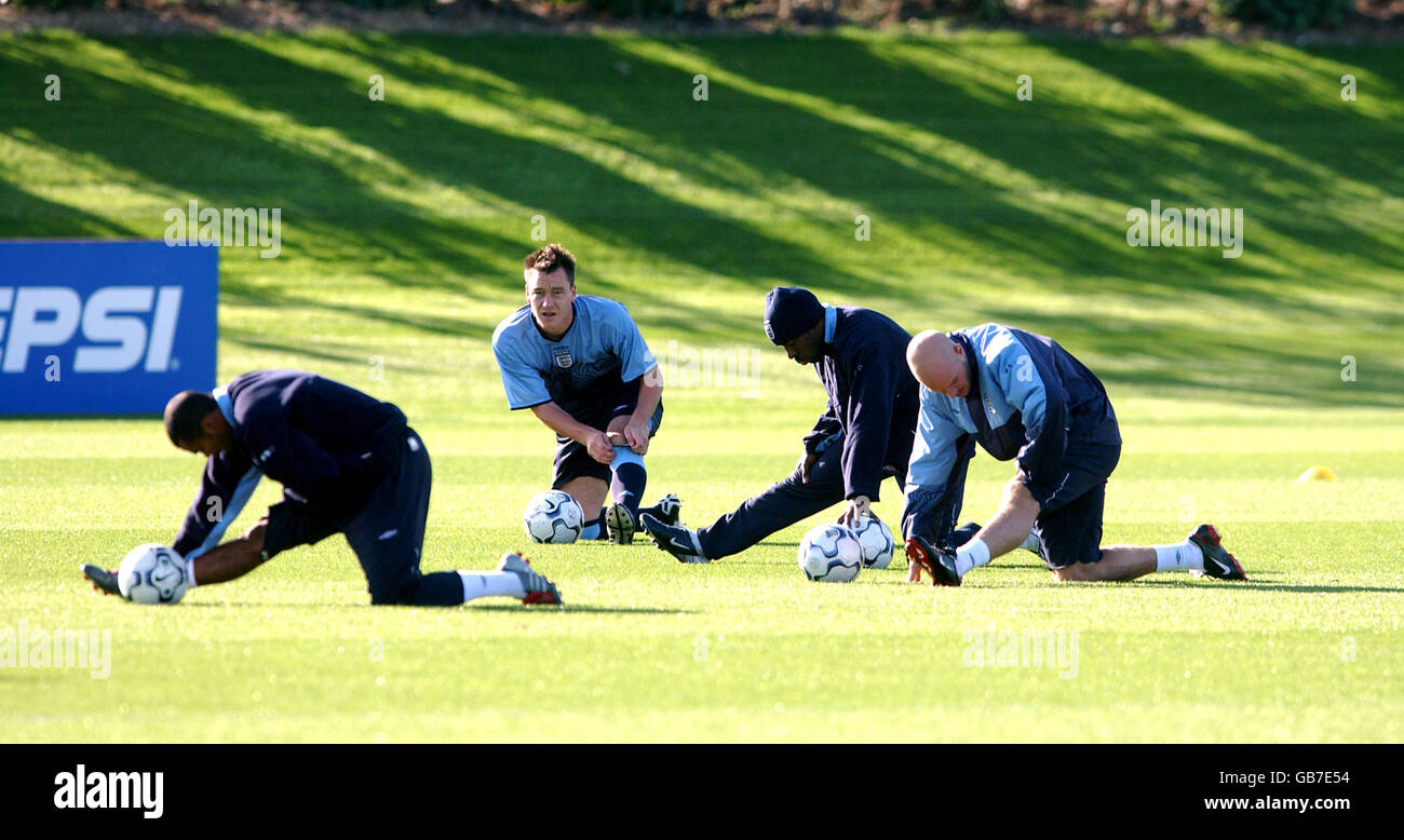 Soccer - European Championships 2004 Qualifier - Group Seven - Turkey v ...