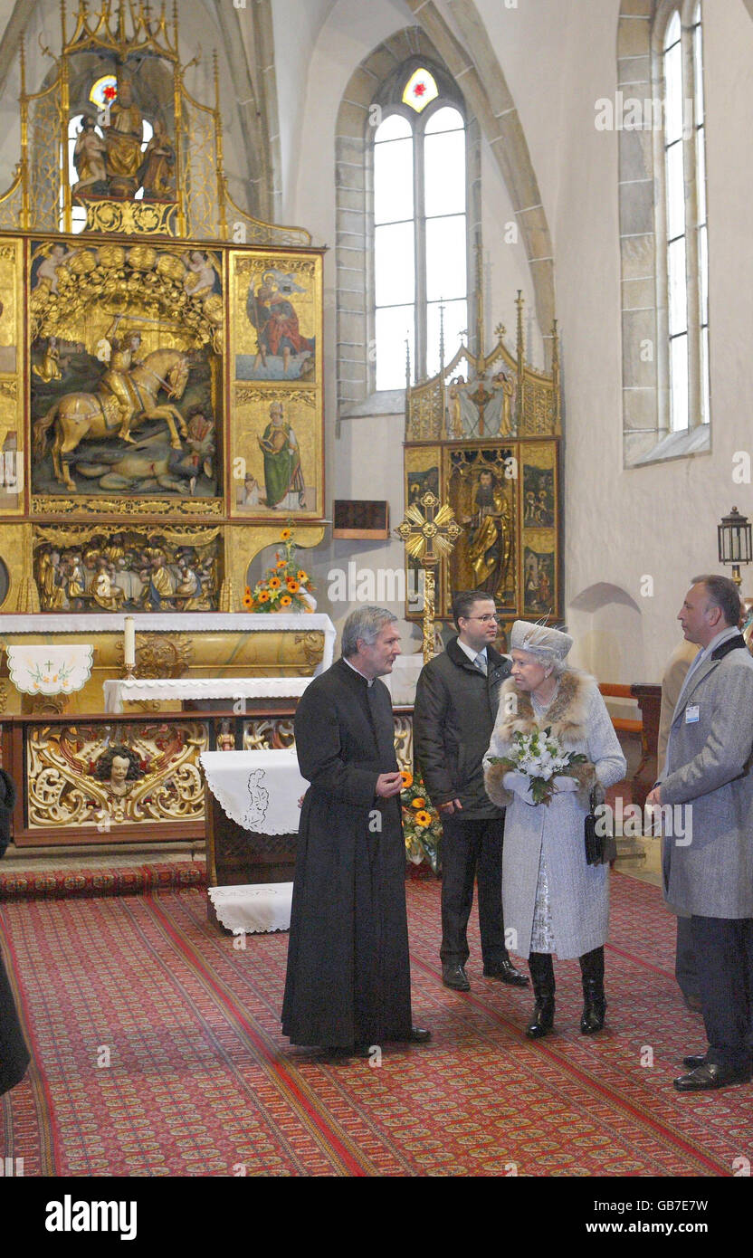 Royalty - Queen Elizabeth II Visit to Slovakia Stock Photo - Alamy