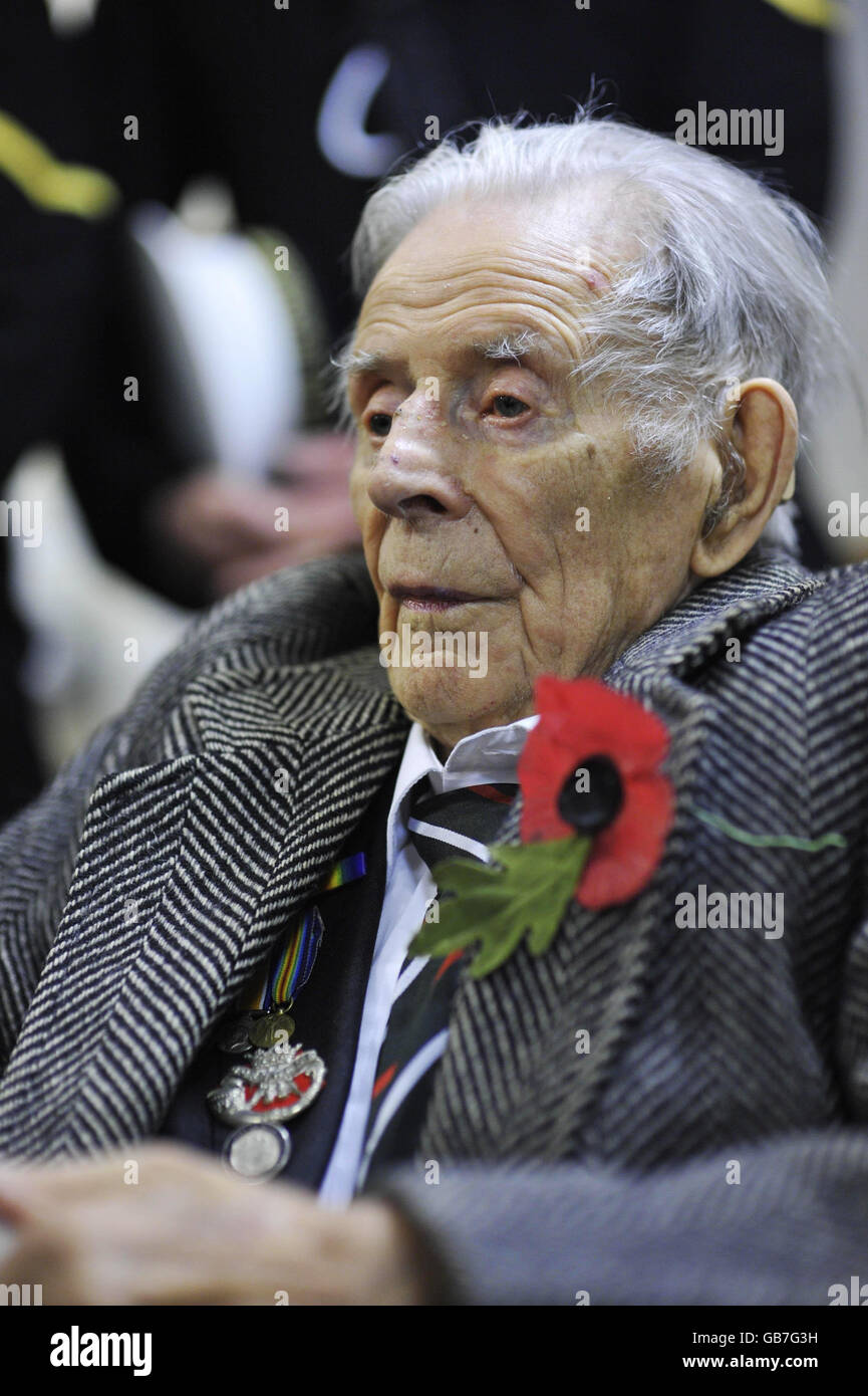 Harry Patch, 110, who is the last survivor of trench warfare on the ...