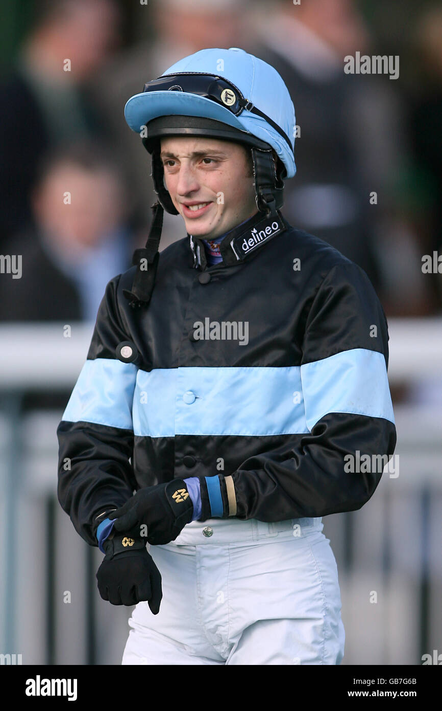 Racing wolverhampton all weather hi-res stock photography and images ...