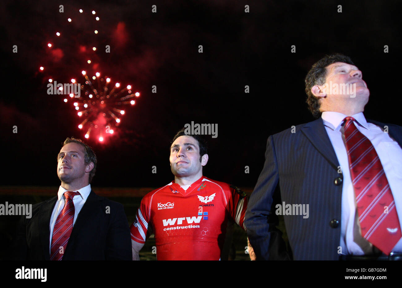 Scarlets rugby player hi-res stock photography and images - Alamy