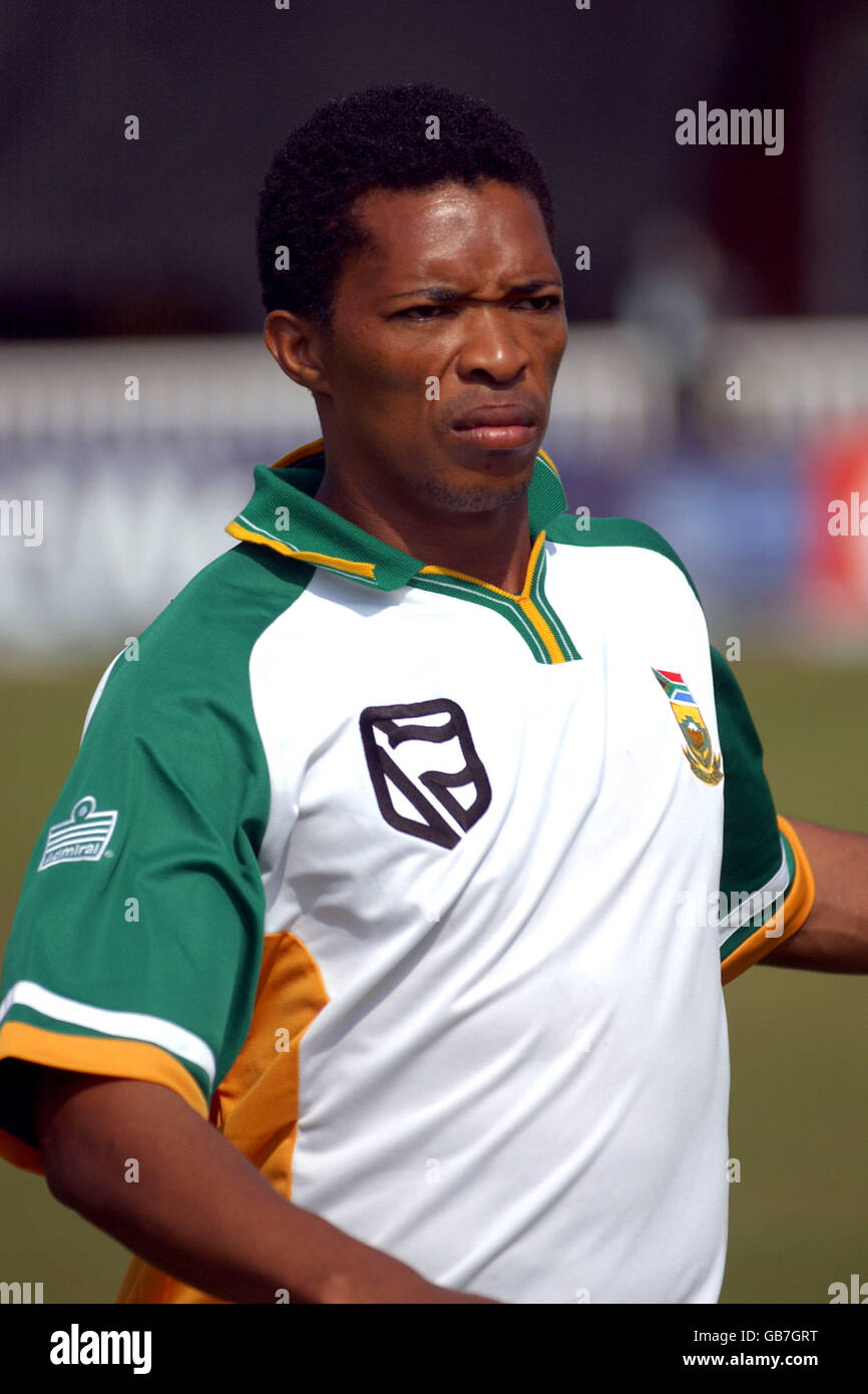 Makhaya ntini hi-res stock photography and images - Alamy