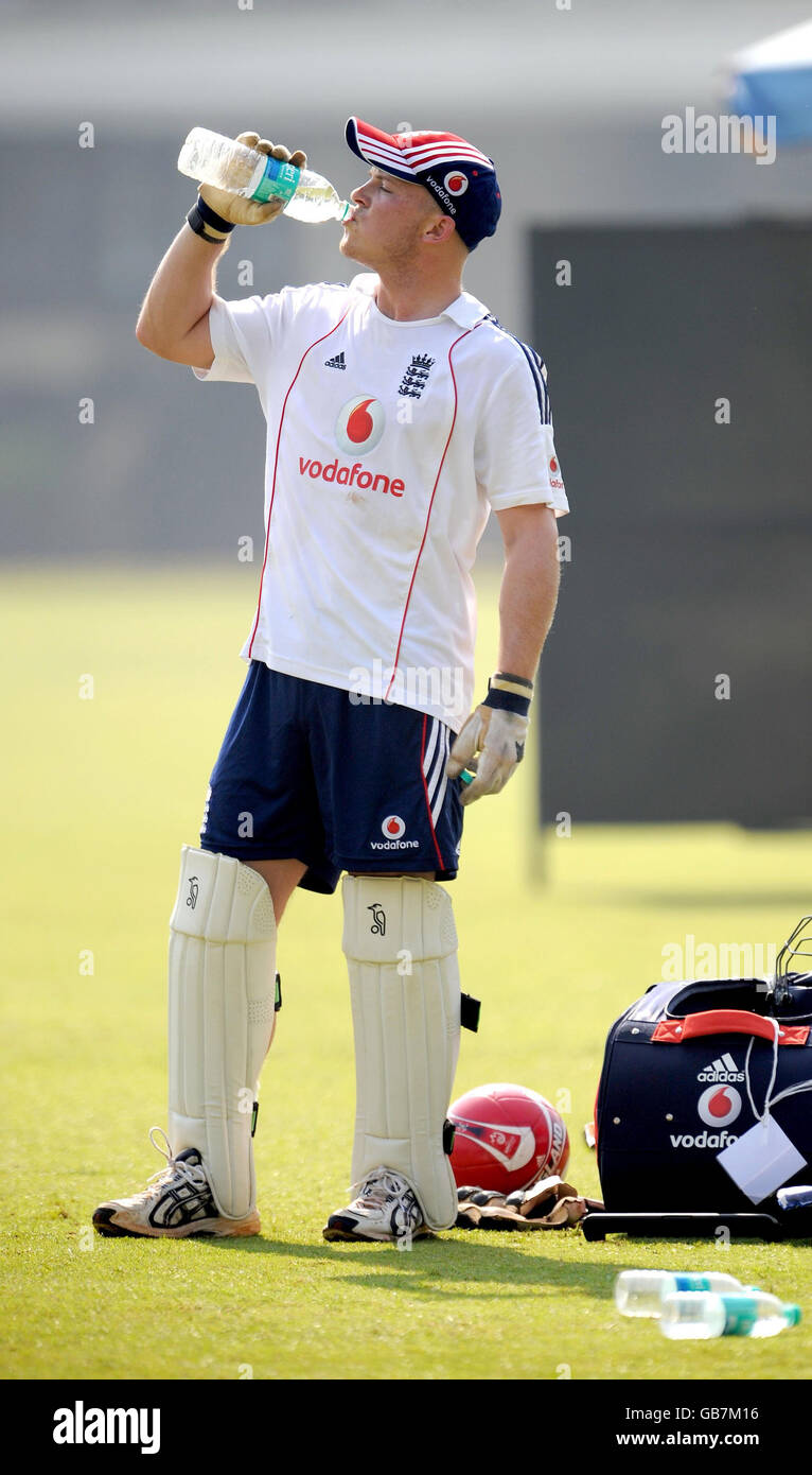 Sport cricket drinking water bottle hi-res stock photography and images ...