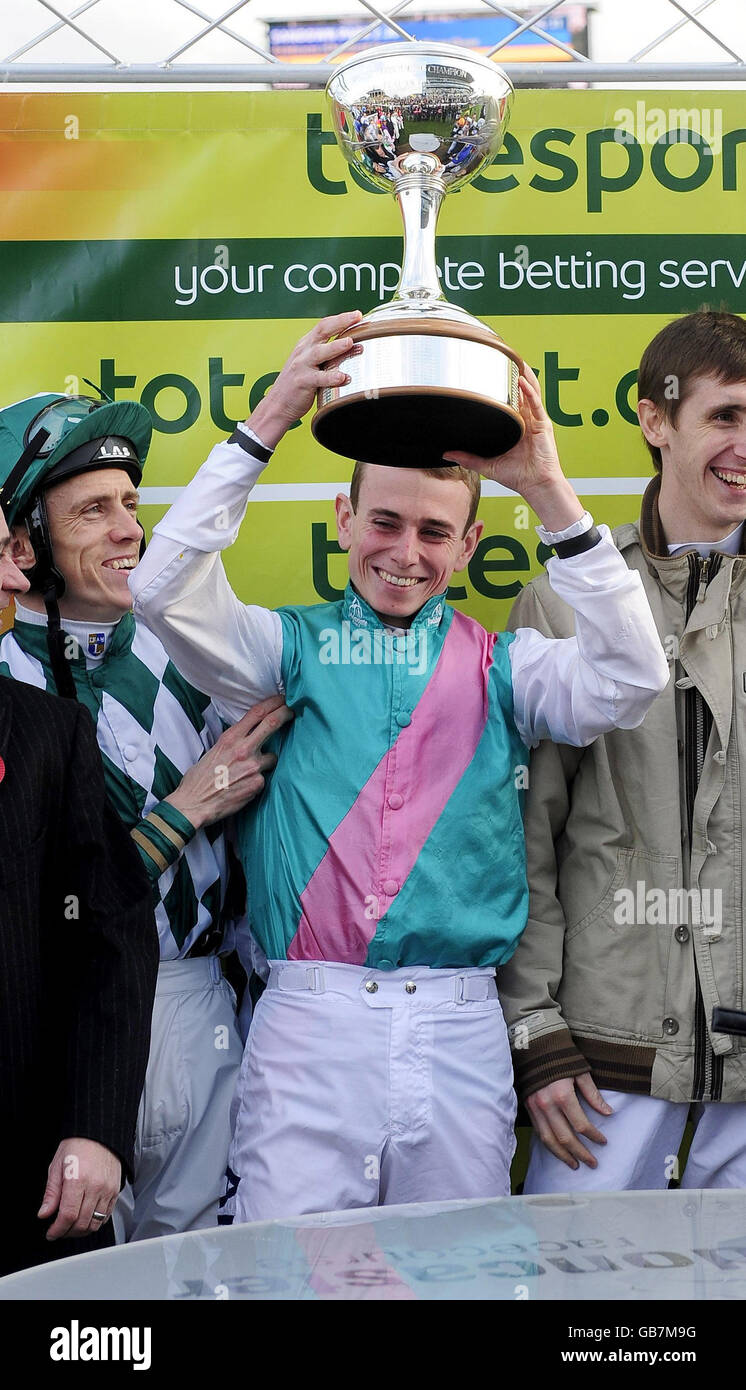 Top flat racing jockey hi-res stock photography and images - Alamy