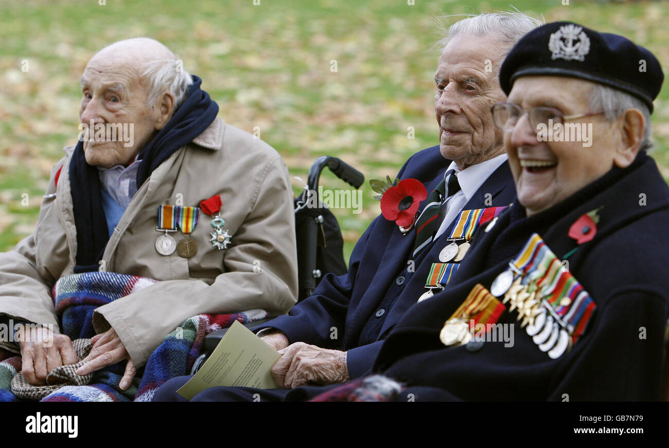 First World War veterans Henry Allingham (left), Harry Patch (centre ...