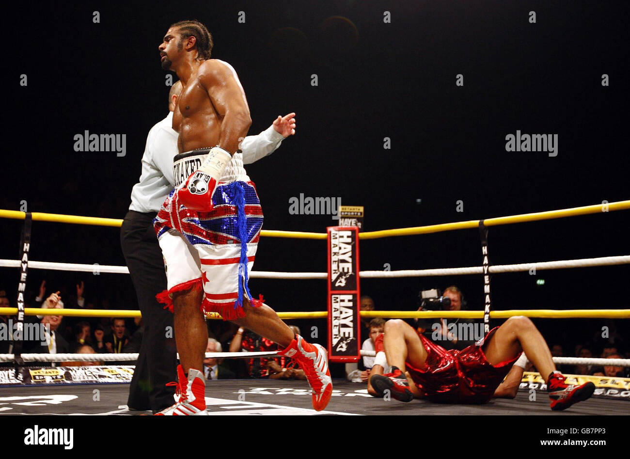 Knocks down david haye hi-res stock photography and images - Alamy