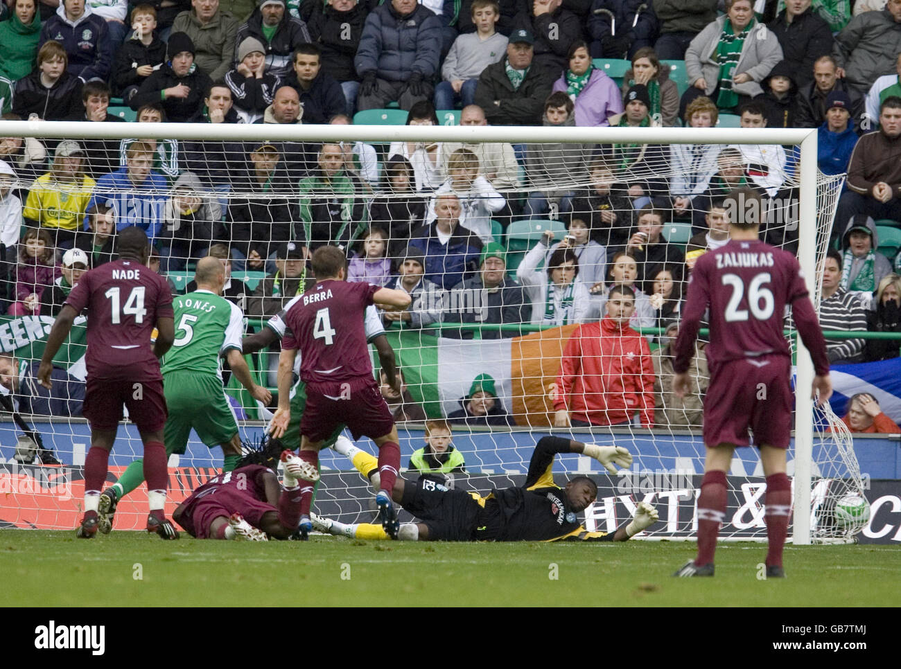Soccer goalie free kick hi-res stock photography and images - Alamy