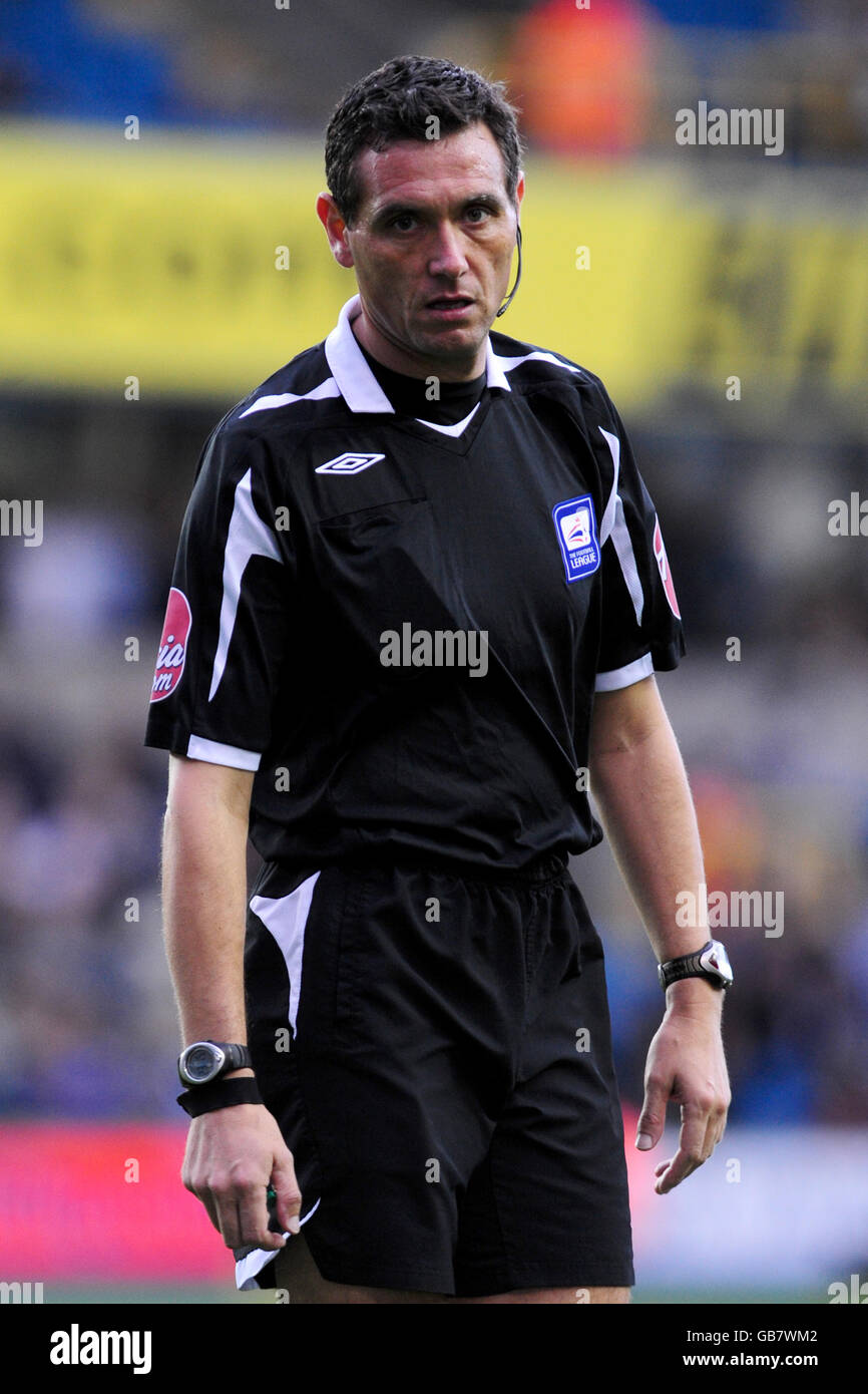 Soccer - Coca-Cola Football League One - Millwall v Leeds United - New ...