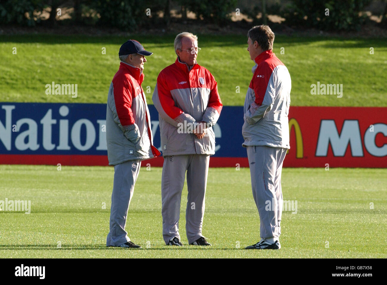 Englands sven goran eriksson with tord grip brian kidd hi-res stock ...