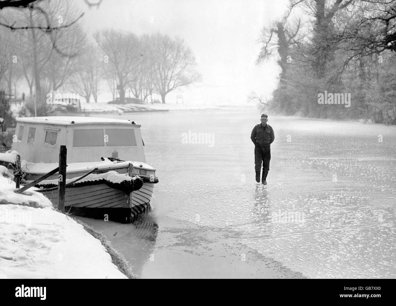 The Frozen Thames High Resolution Stock Photography and Images - Alamy