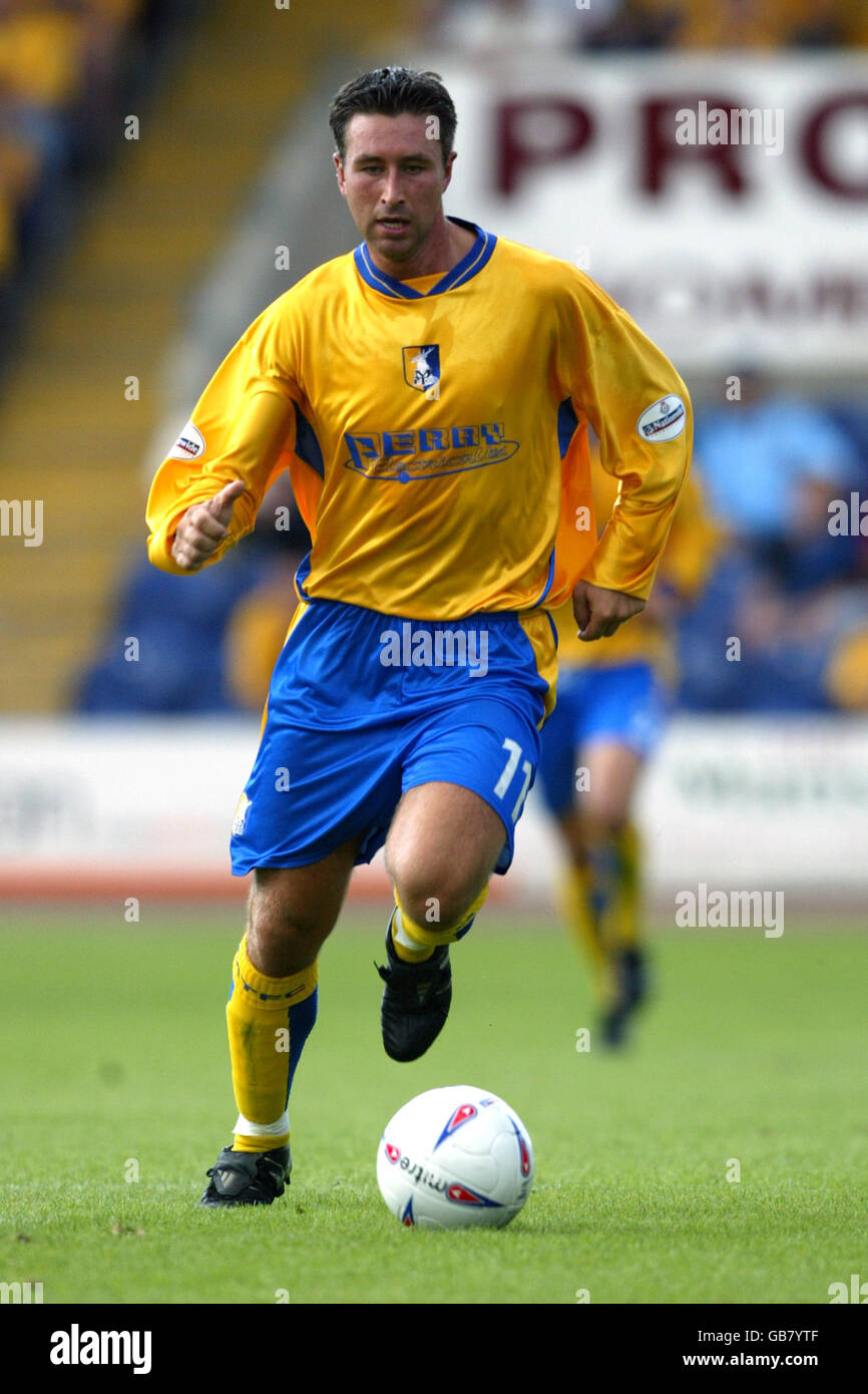 Wayne corden hi-res stock photography and images - Alamy