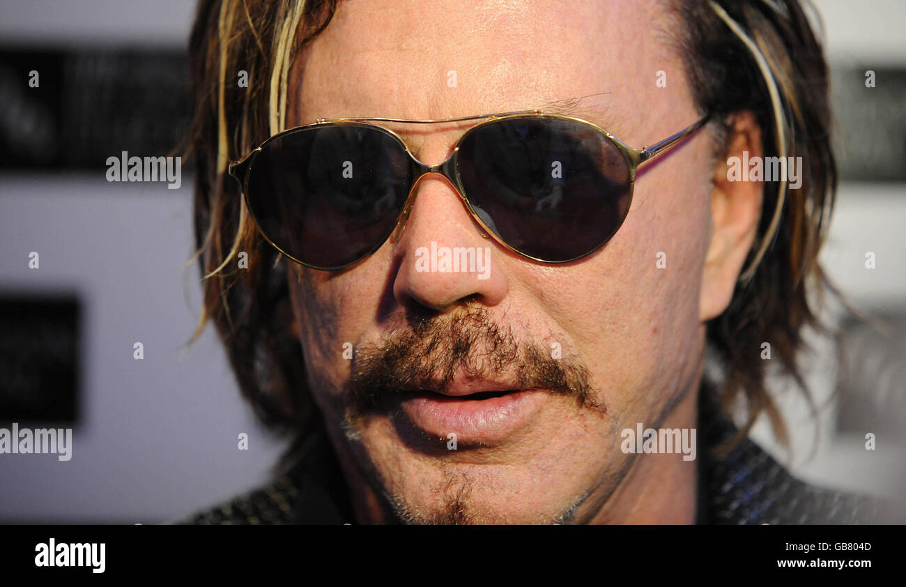 Mickey rourke arrives at the uk premiere of the wrestler hi-res stock ...