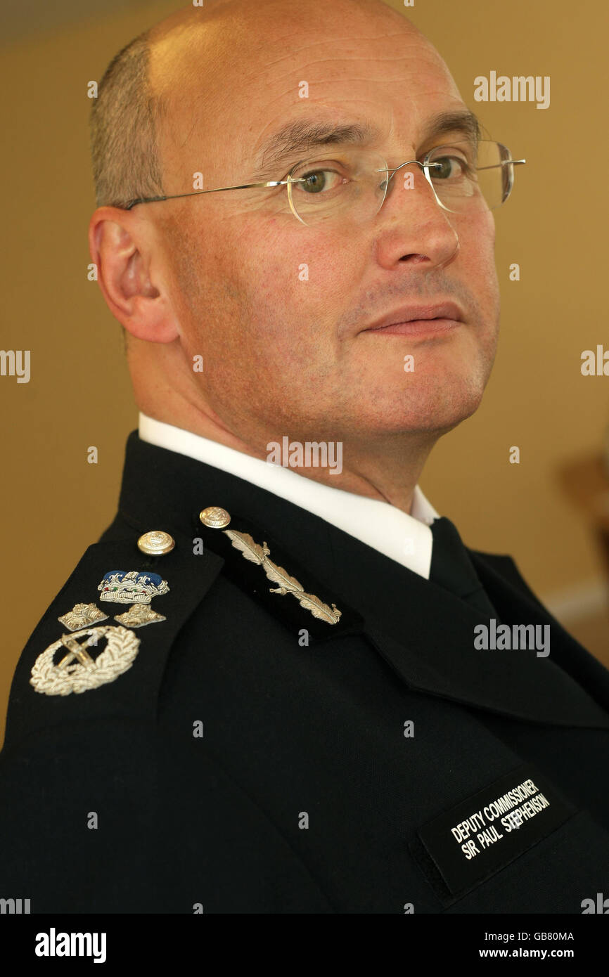Metropolitan Police Deputy Commissioner Sir Paul Stephenson Stock Photo ...