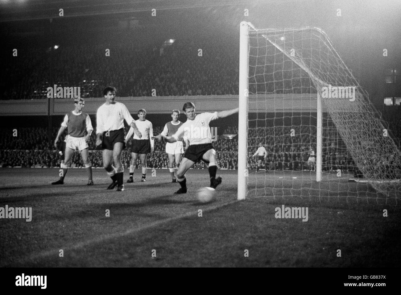 Geoff strong of arsenal hi-res stock photography and images - Alamy