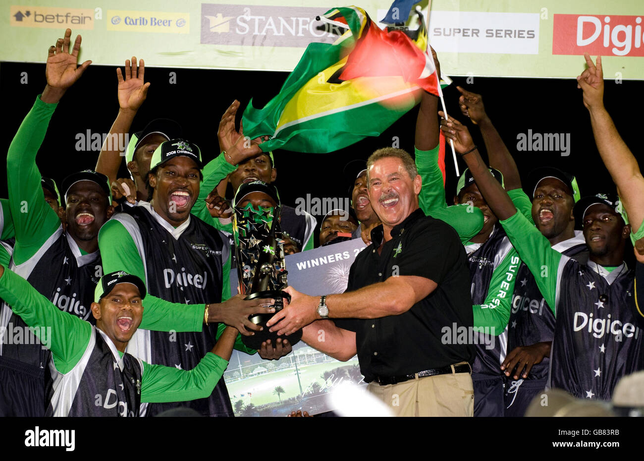 Sir Allen Stanford (right) and captain Chris Gayle of the Stanford ...