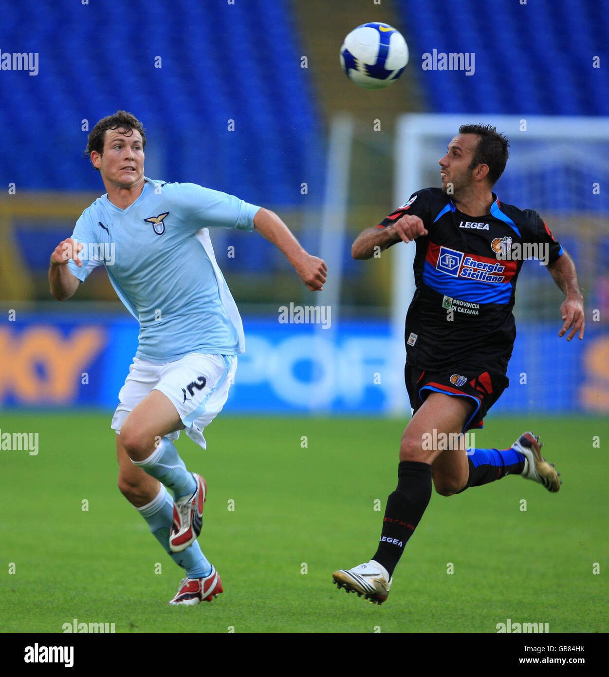 Battle of mascara hi-res stock photography and images - Alamy