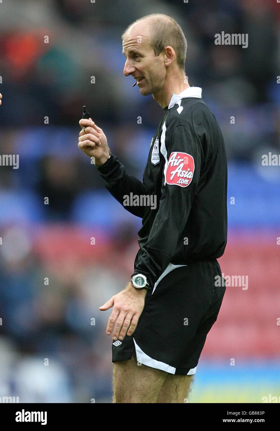 Mike Riley Premier League Referee High Resolution Stock Photography and ...