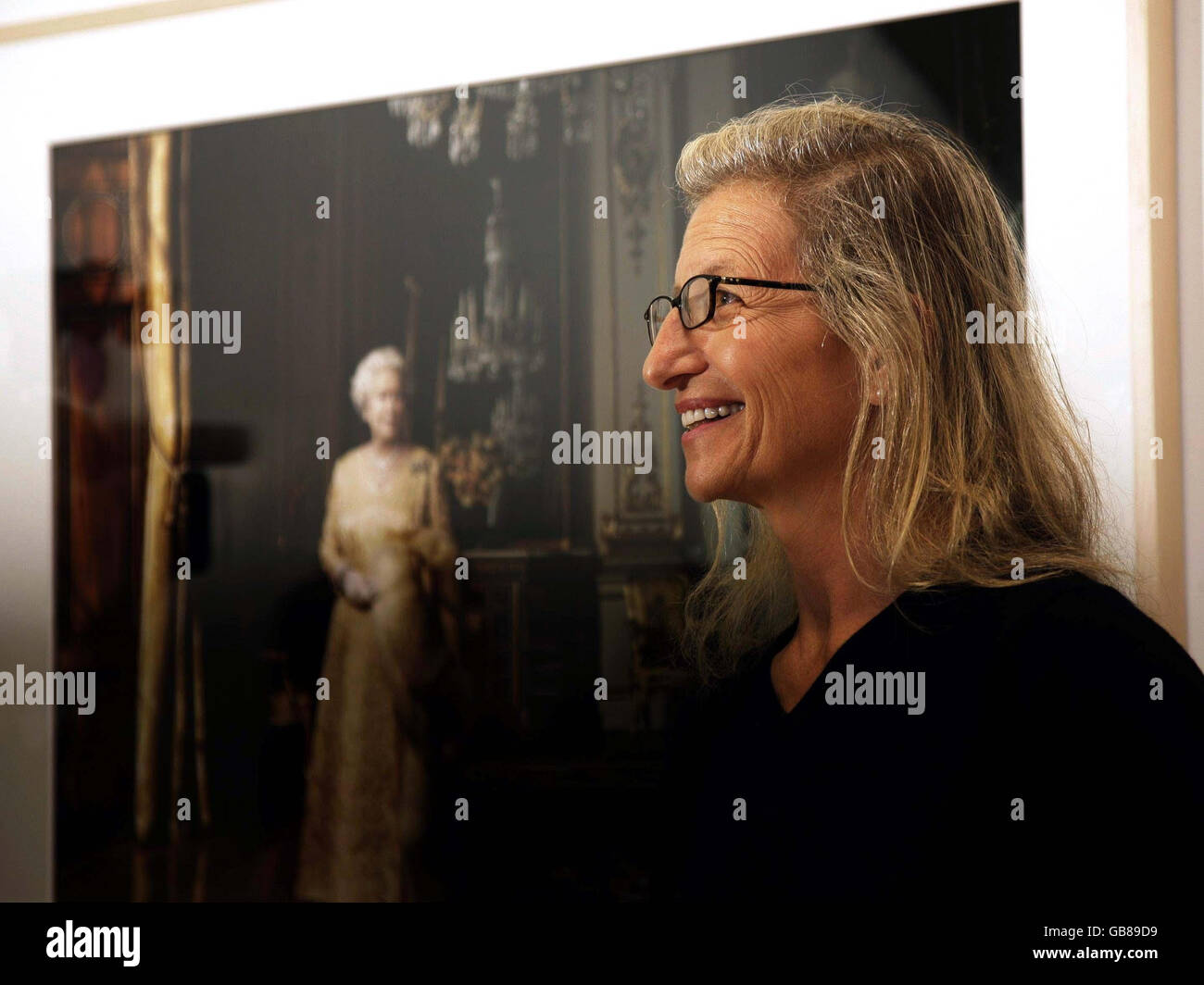 Annie leibovitz the queen hi-res stock photography and images - Alamy